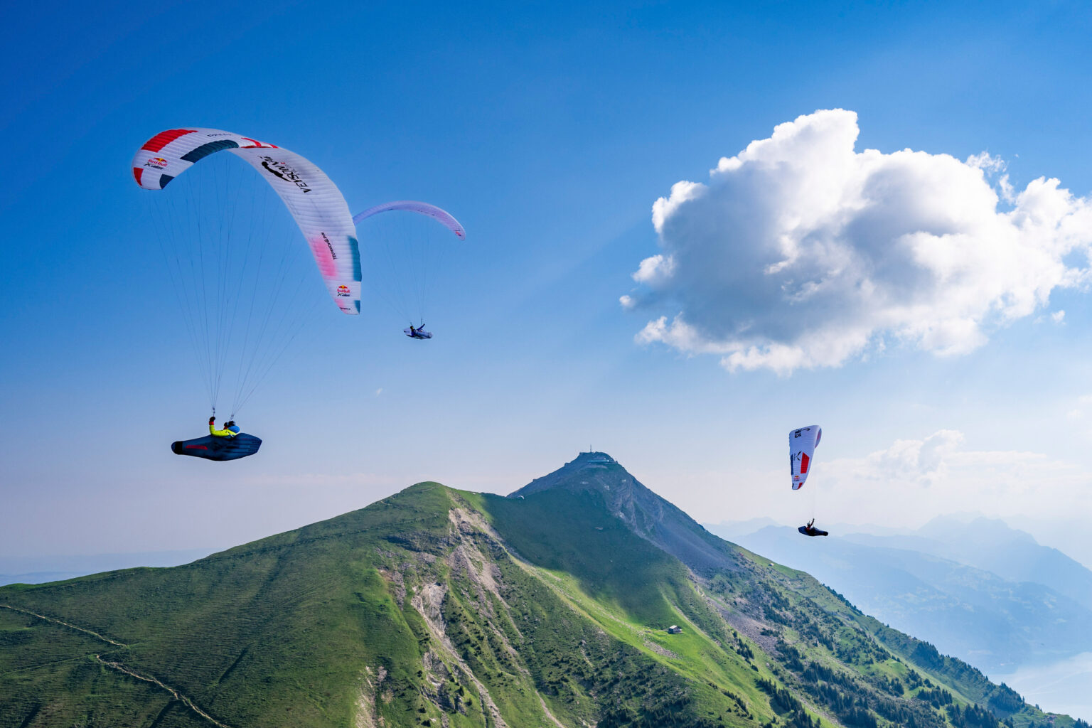 パラグライダーとは？